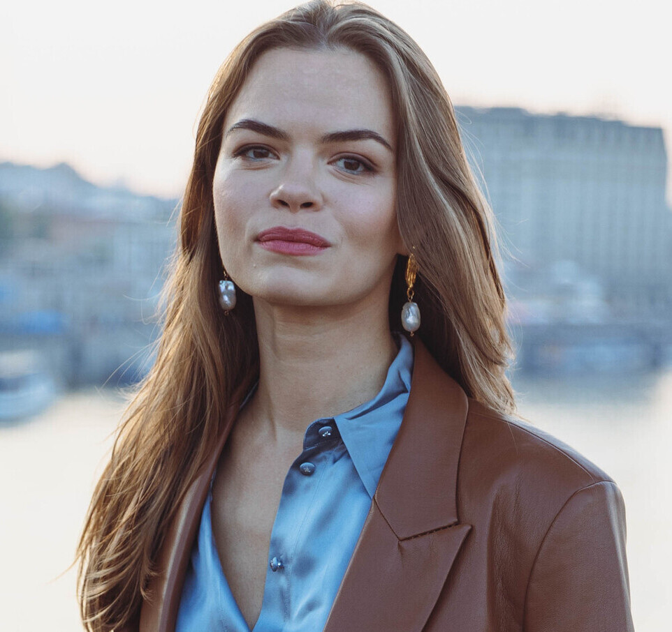 Ukraine : rencontre avec la journaliste ukrainienne Aleksandra ...