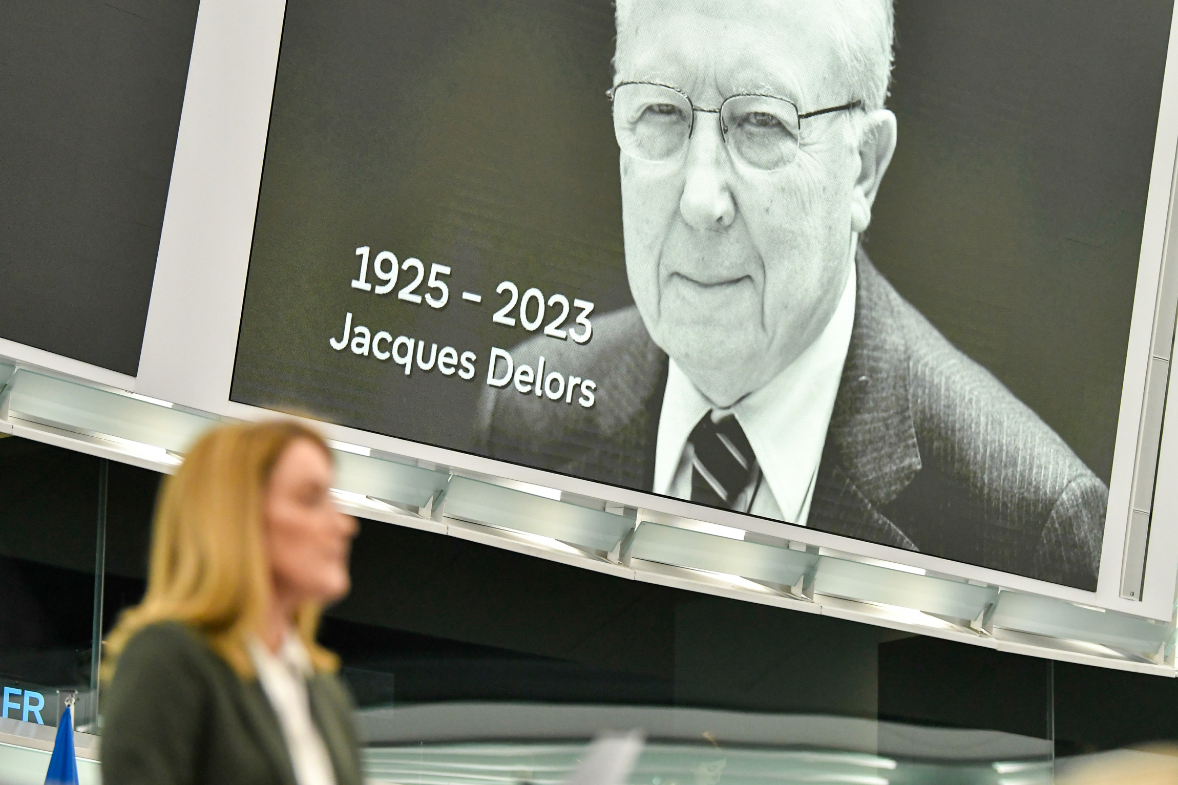 Les eurodéputés rendent hommage à Jacques Delors - euradio — Animons l’Europe